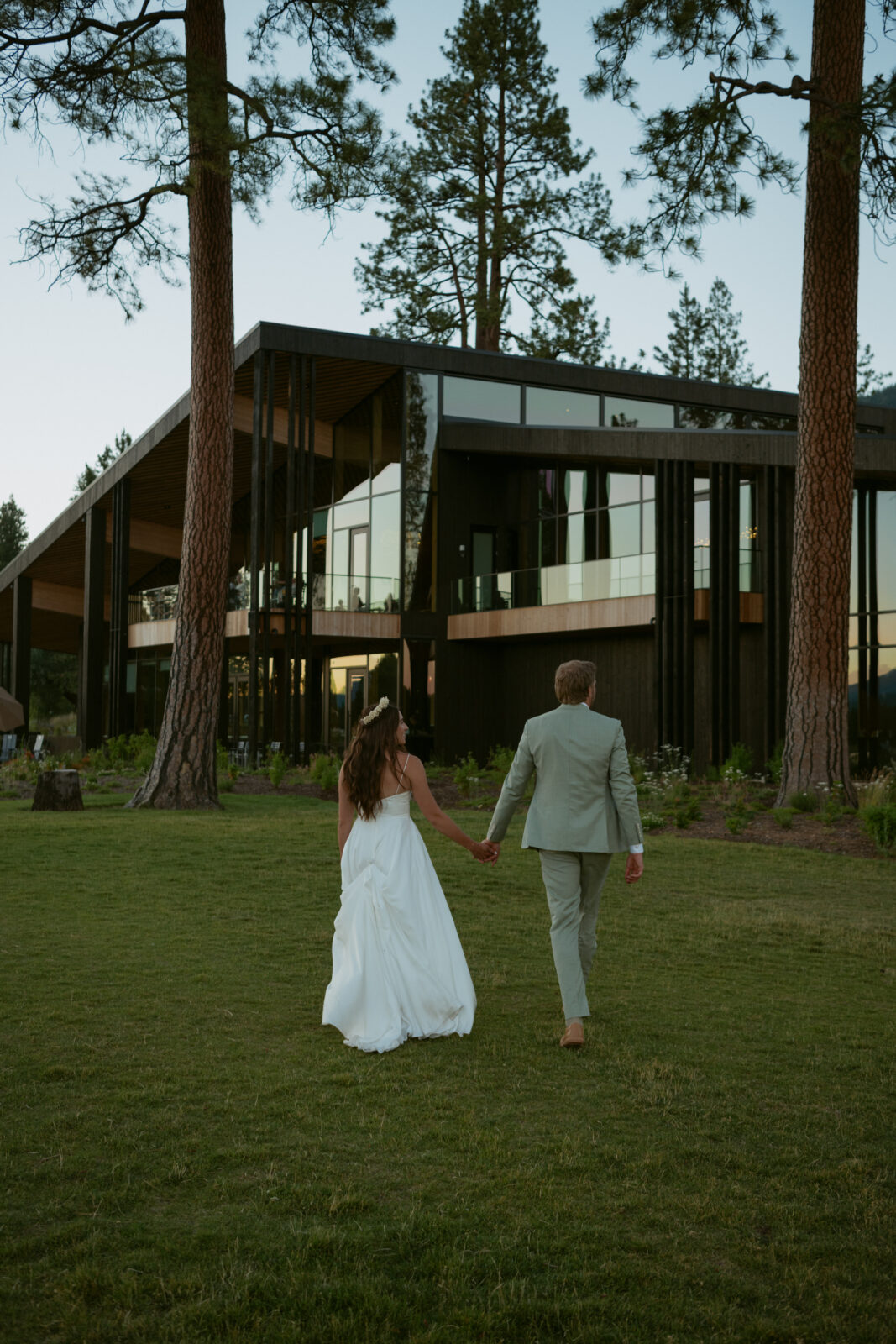 16 Oregon Wedding Venues That Are Actually As Magical As They Look ...