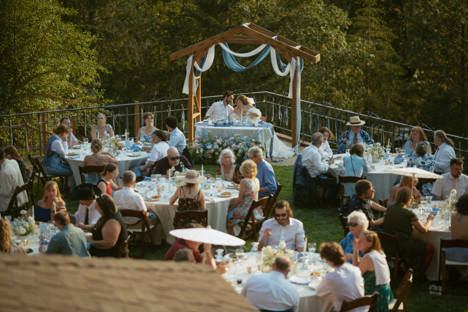16 Oregon Wedding Venues That Are Actually As Magical As They Look ...