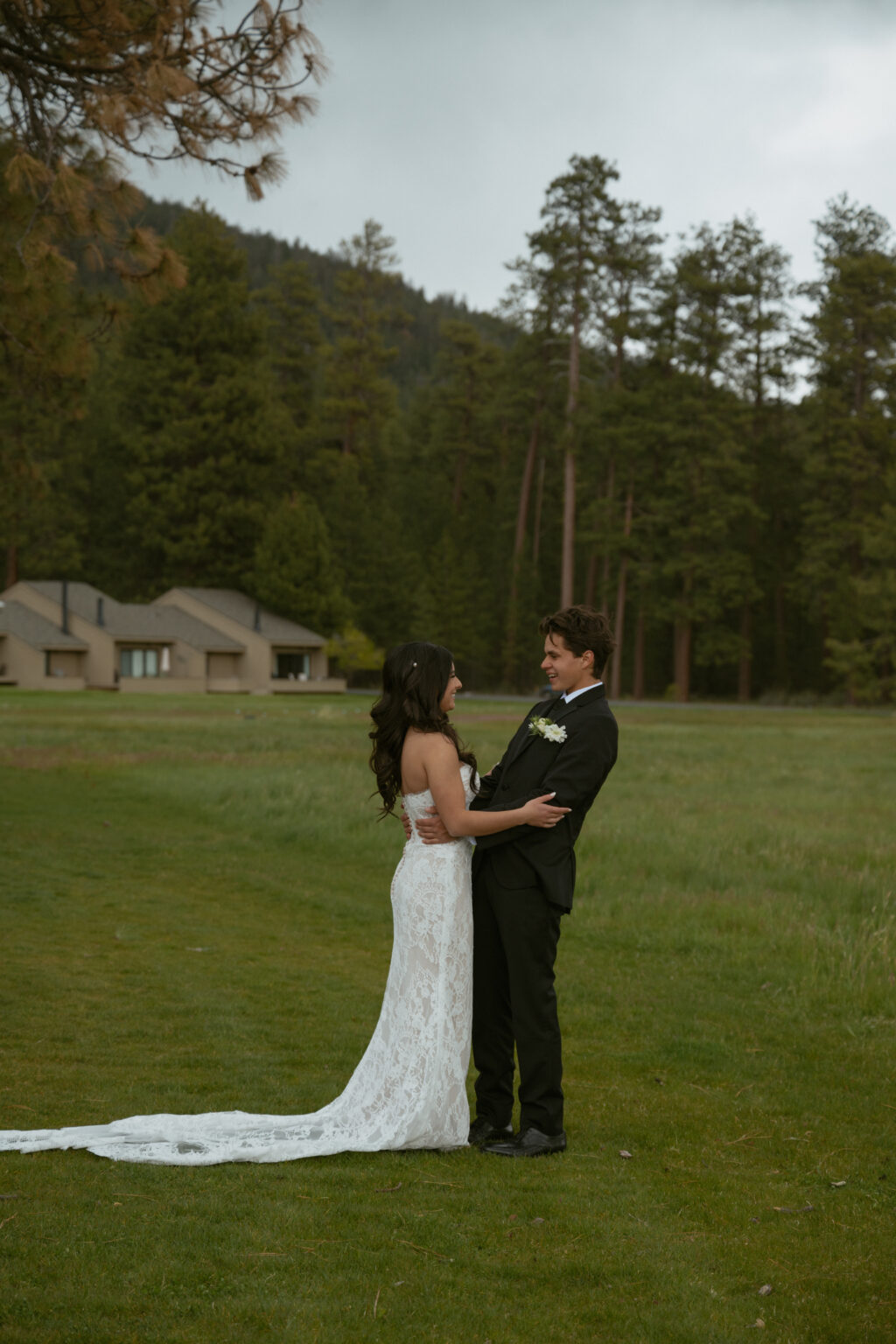16 Oregon Wedding Venues That Are Actually As Magical As They Look ...