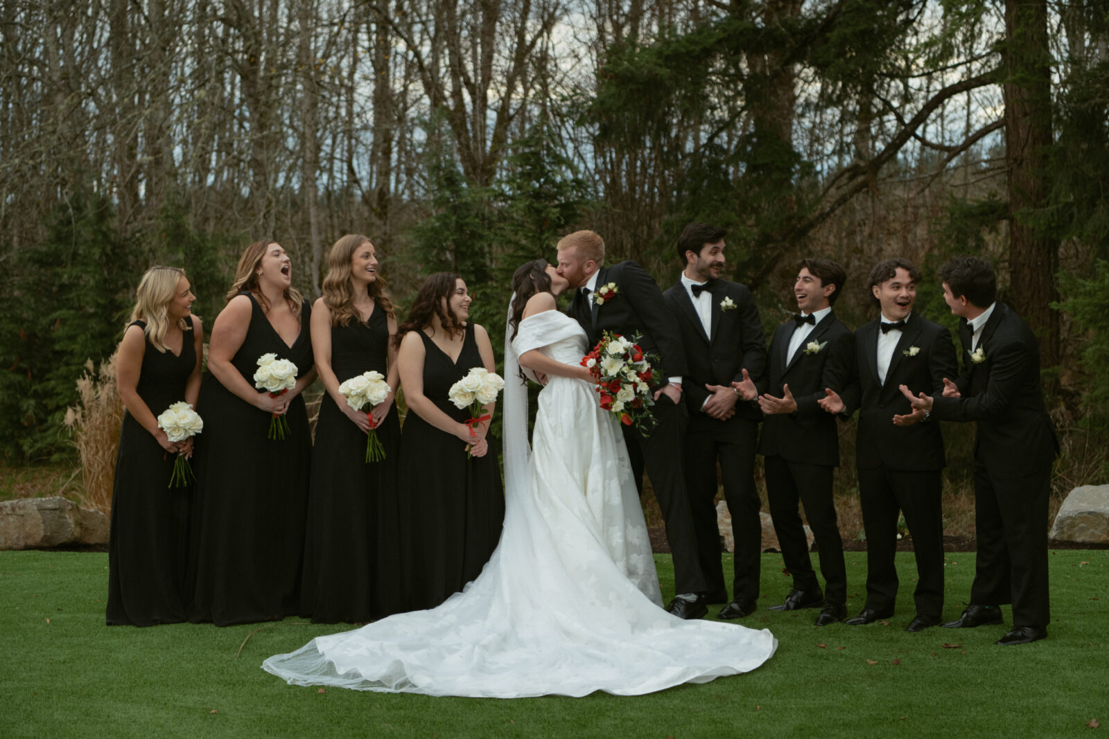 16 Oregon Wedding Venues That Are Actually As Magical As They Look ...