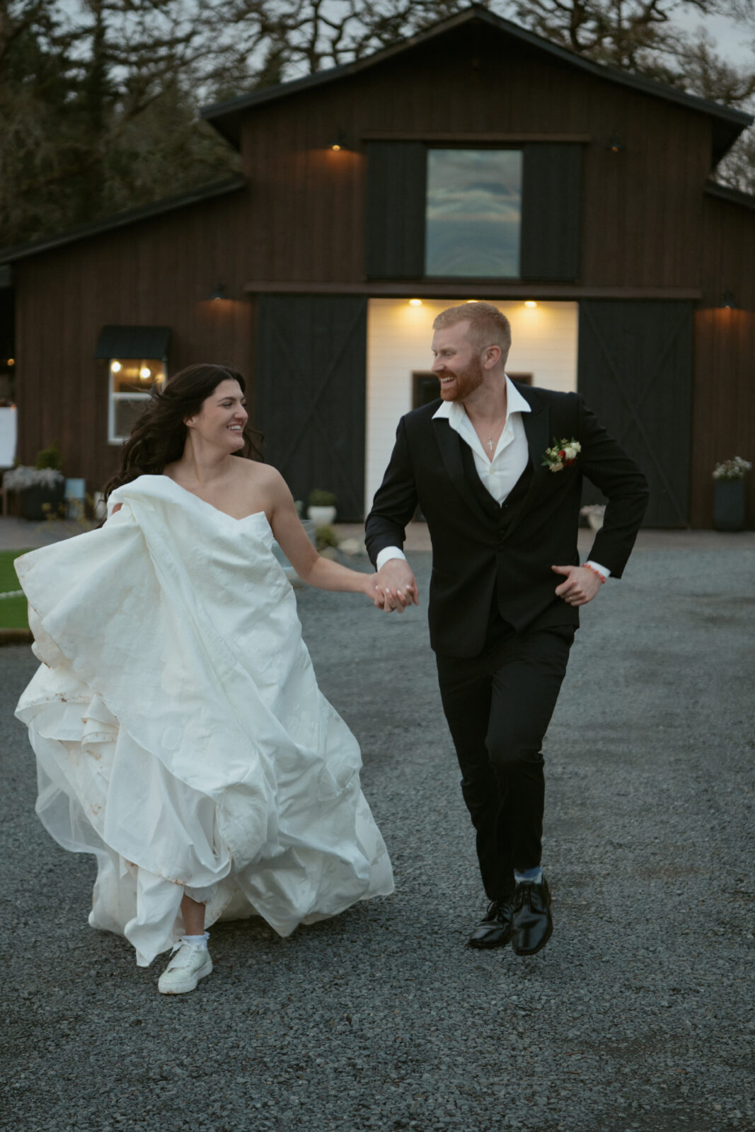 16 Oregon Wedding Venues That Are Actually As Magical As They Look ...