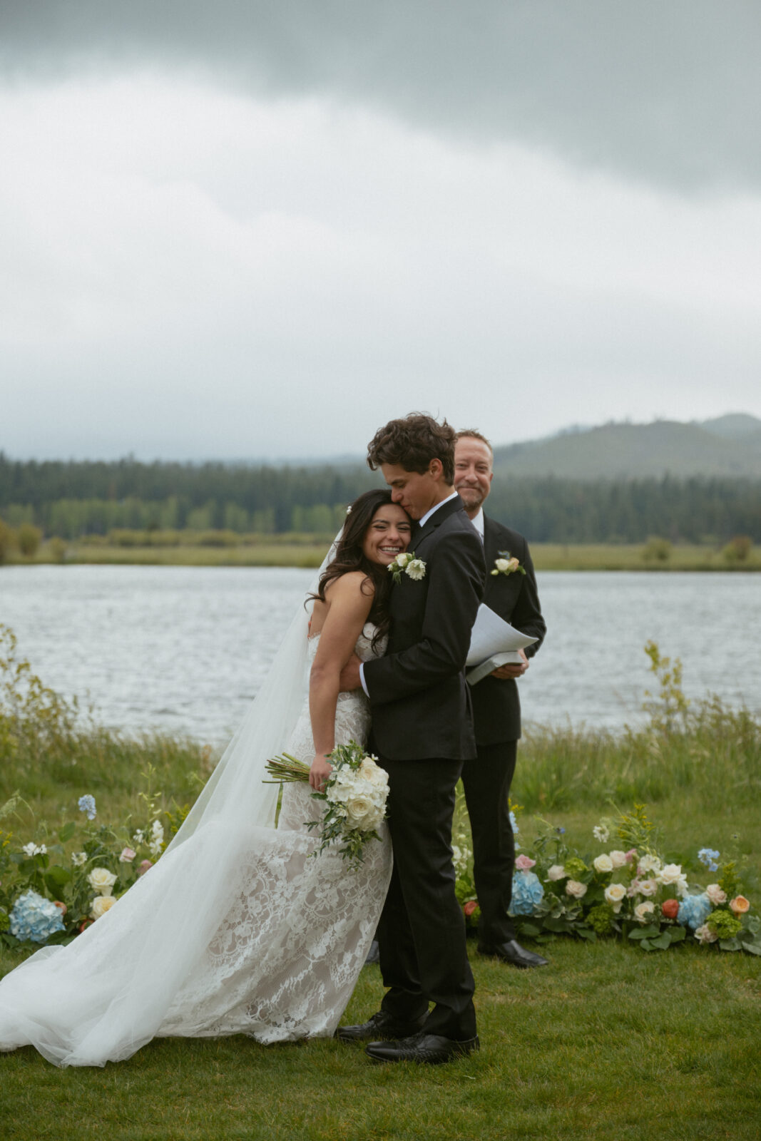 16 Oregon Wedding Venues That Are Actually As Magical As They Look ...